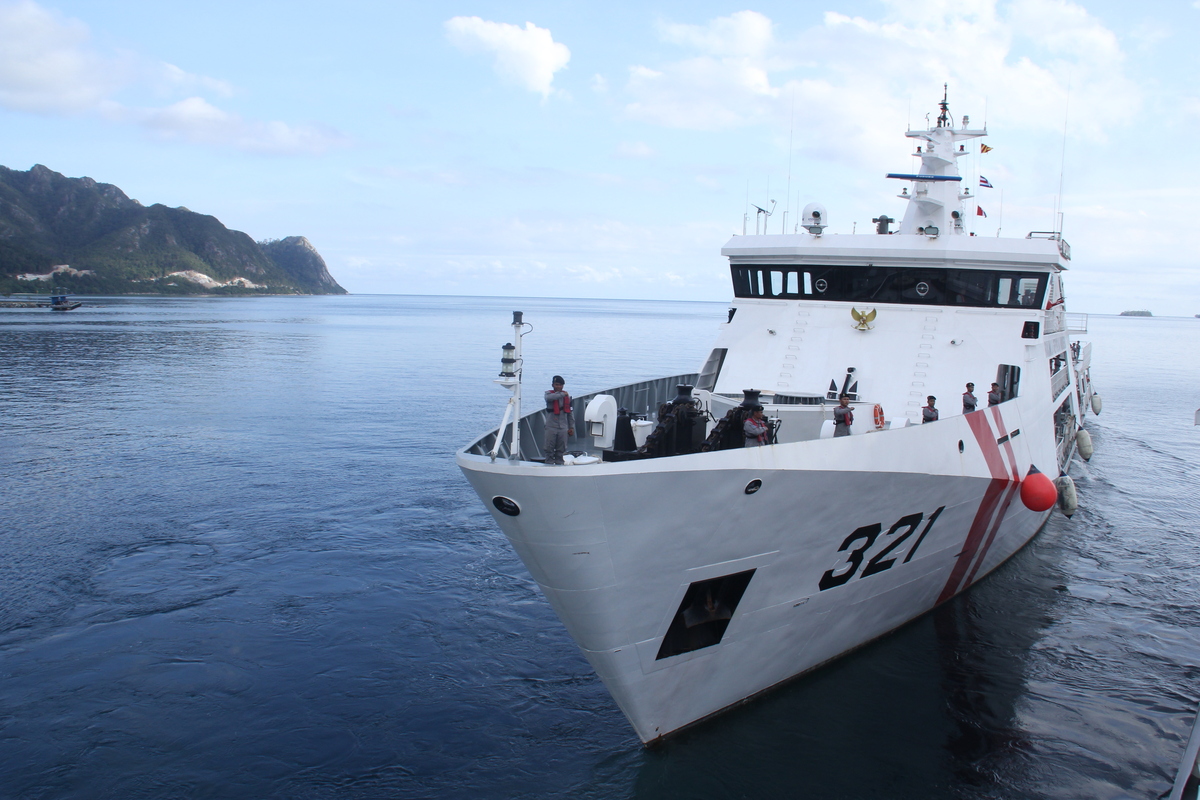 AL Siagakan Empat Kapal Perang dan Pesawat Patroli Maritim - Kompas.id