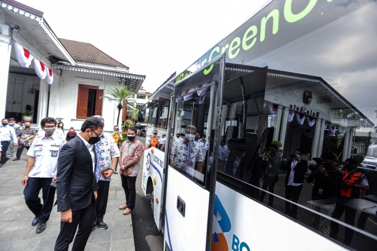 Initial Investment Hampers Electric Buses - Kompas.id