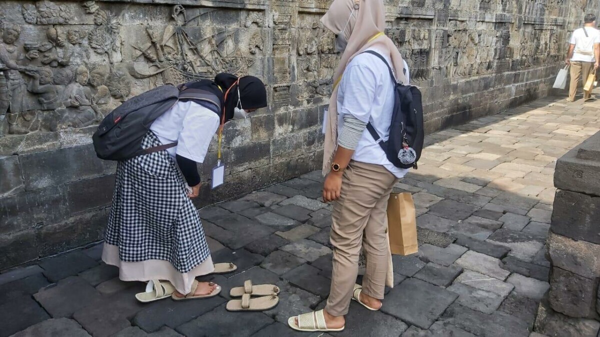 Rombongan G20 Pengunjung Resmi Pertama yang Pakai Sandal Upanat di ...
