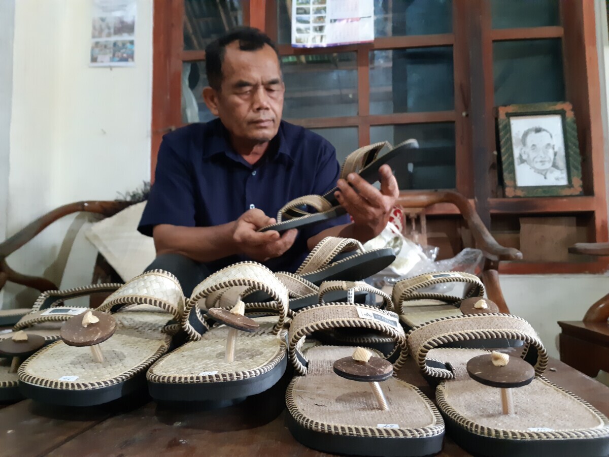 Rombongan G20 Pengunjung Resmi Pertama yang Pakai Sandal Upanat di ...