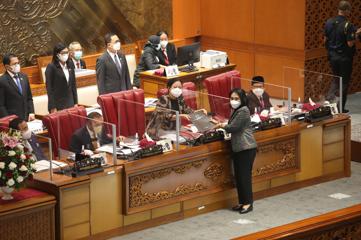 Implementasi Terhambat, Aturan Pelaksana UU TPKS Mendesak Disahkan - Kompas.id