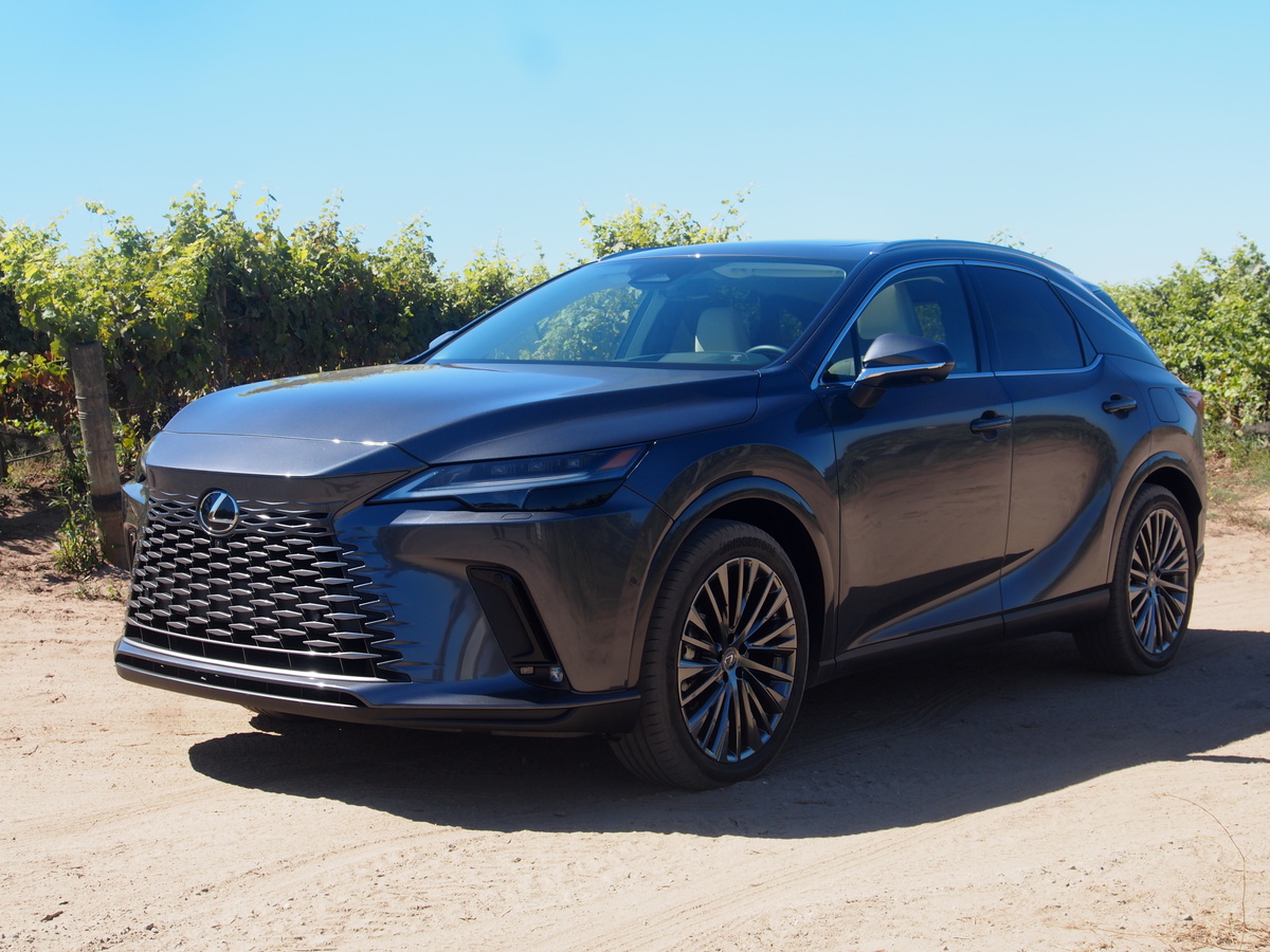 All New Lexus RX, Karya Seni Berwujud SUV - Kompas.id