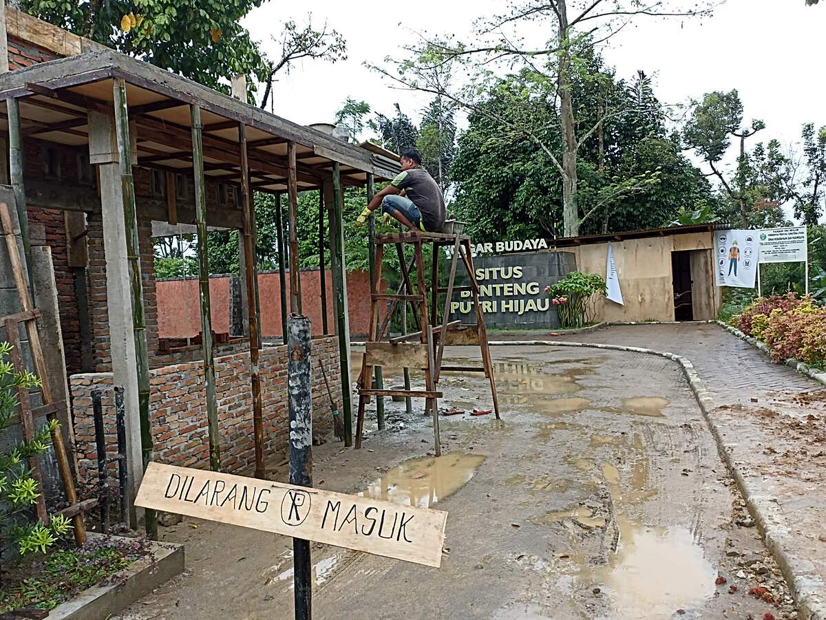 Penataan Pemerintah Justru Rusak Cagar Budaya Benteng Putri Hijau Abad Ke-14 - Kompas.id