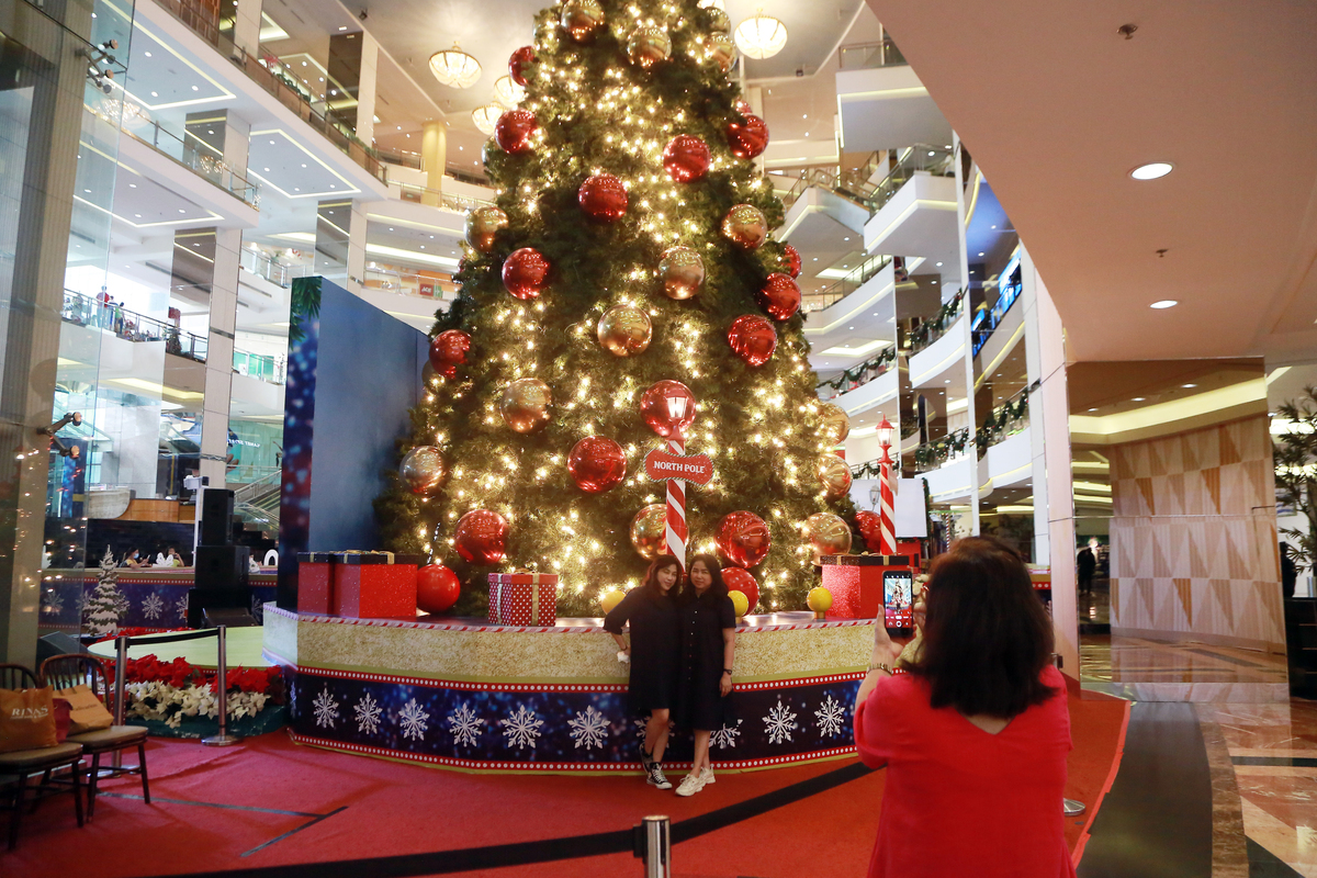 Pajangan Natal Bersirat Makna - Kompas.id