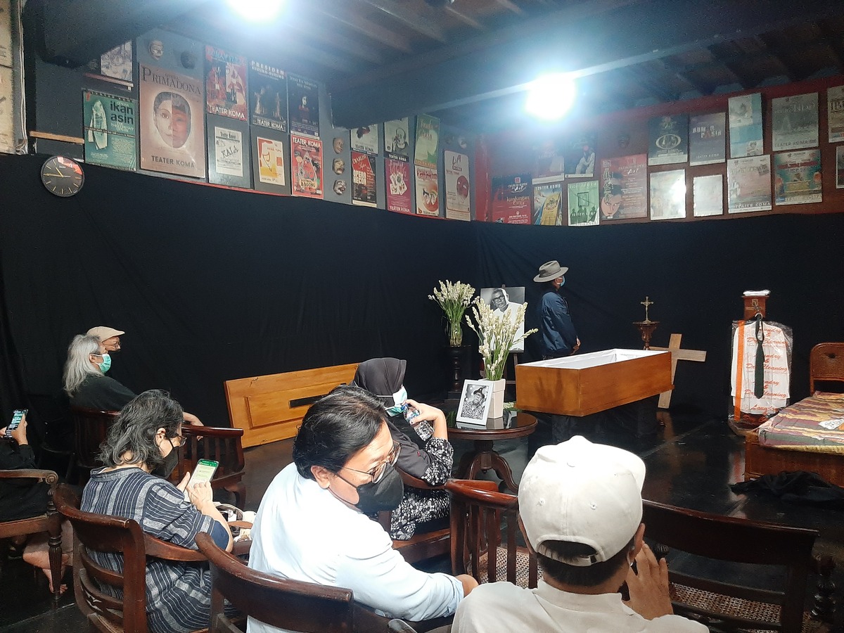 Pendiri Teater Koma, Nano Riantiarno, Telah Pergi - Kompas.id