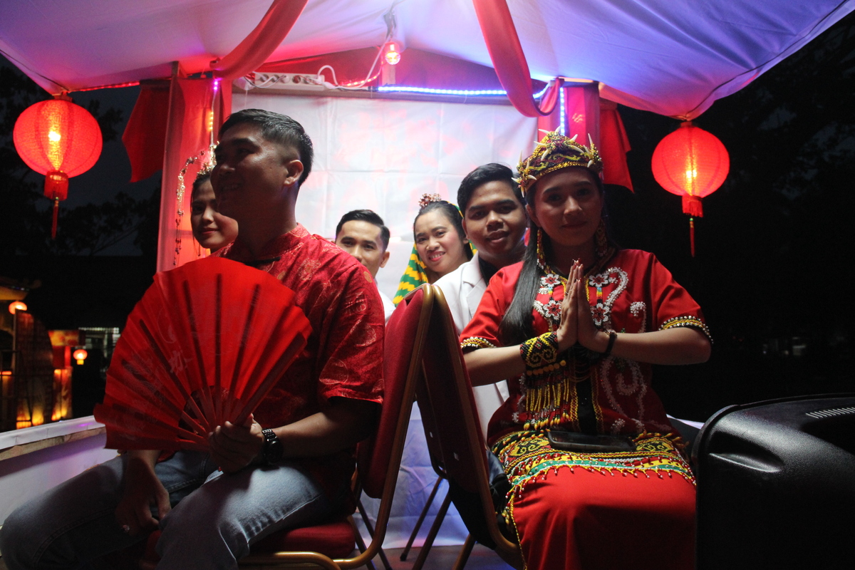 Rayakan Imlek, Singkawang Kembali Meriah dengan Pawai Lampion - Kompas.id