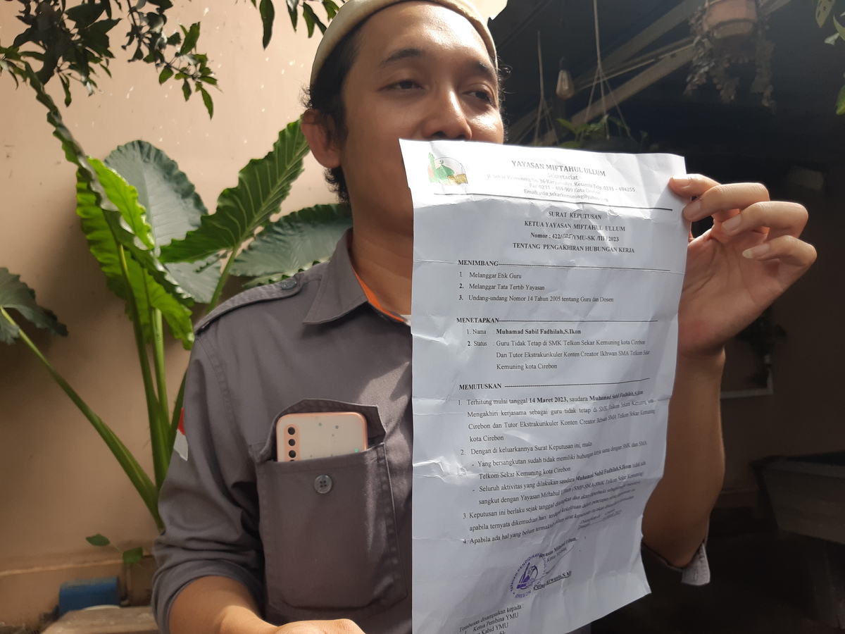 Berawal Kritik Di Instagram Ridwan Kamil Guru Asal Cirebon Berakhir