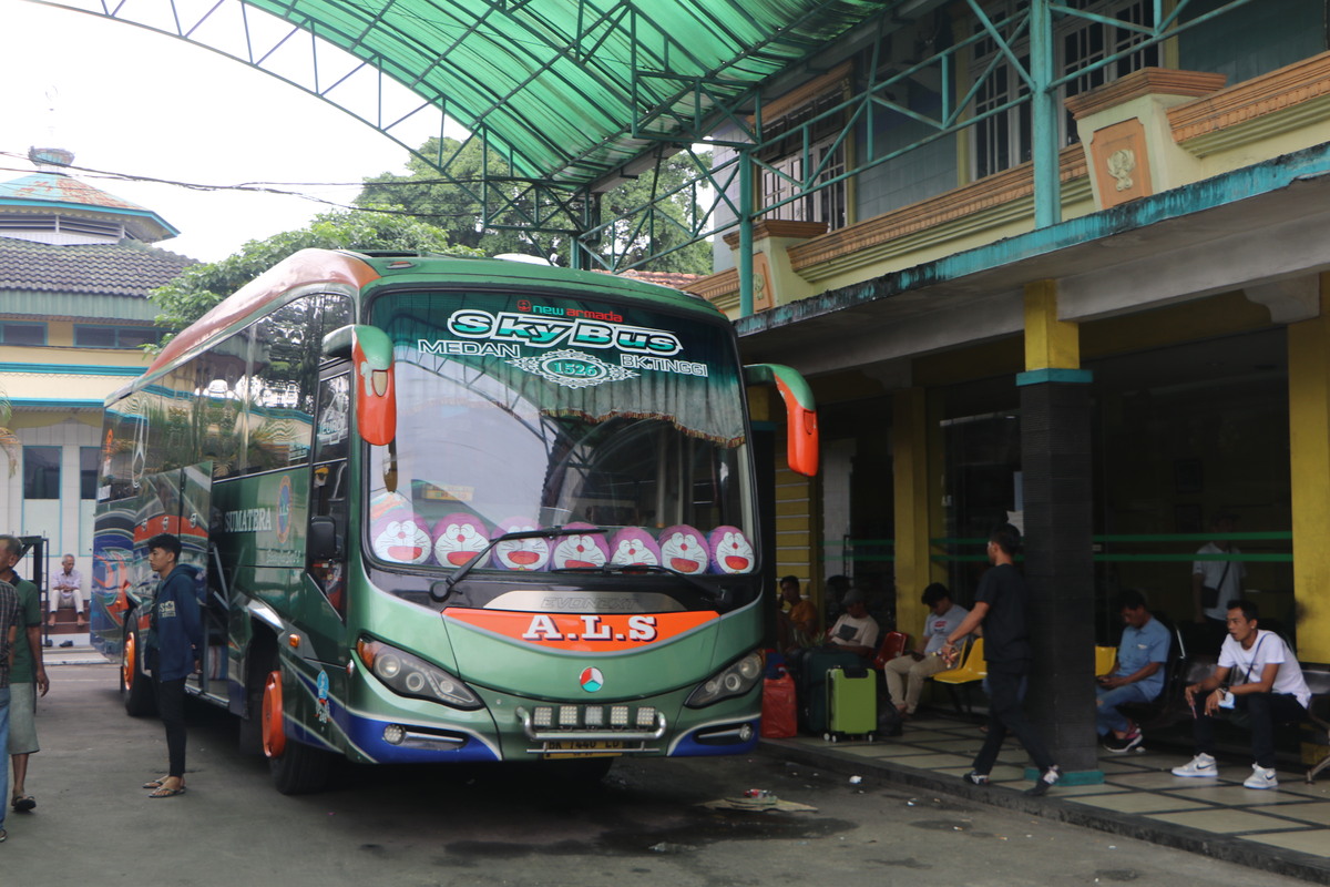 Bus Masih Jadi Pilihan Pemudik Antarkota di Sumatera, Perjalanan dan Armada Ditambah - Kompas.id