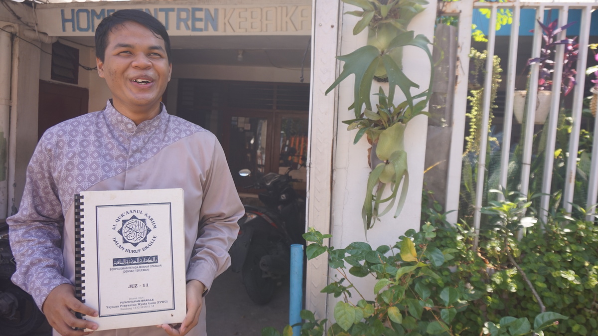 Ade Dwi Cahyo Putra, Spreading Light through Al Quran Braille - Kompas.id
