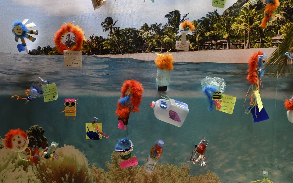 Creation of Garbage Animals in the Litter Critters Exhibition - Kompas.id