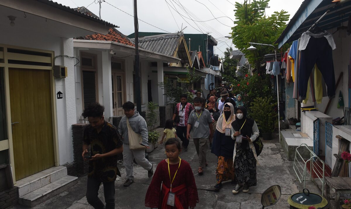 Learn History at the Peneleh Heritage Track - Kompas.id