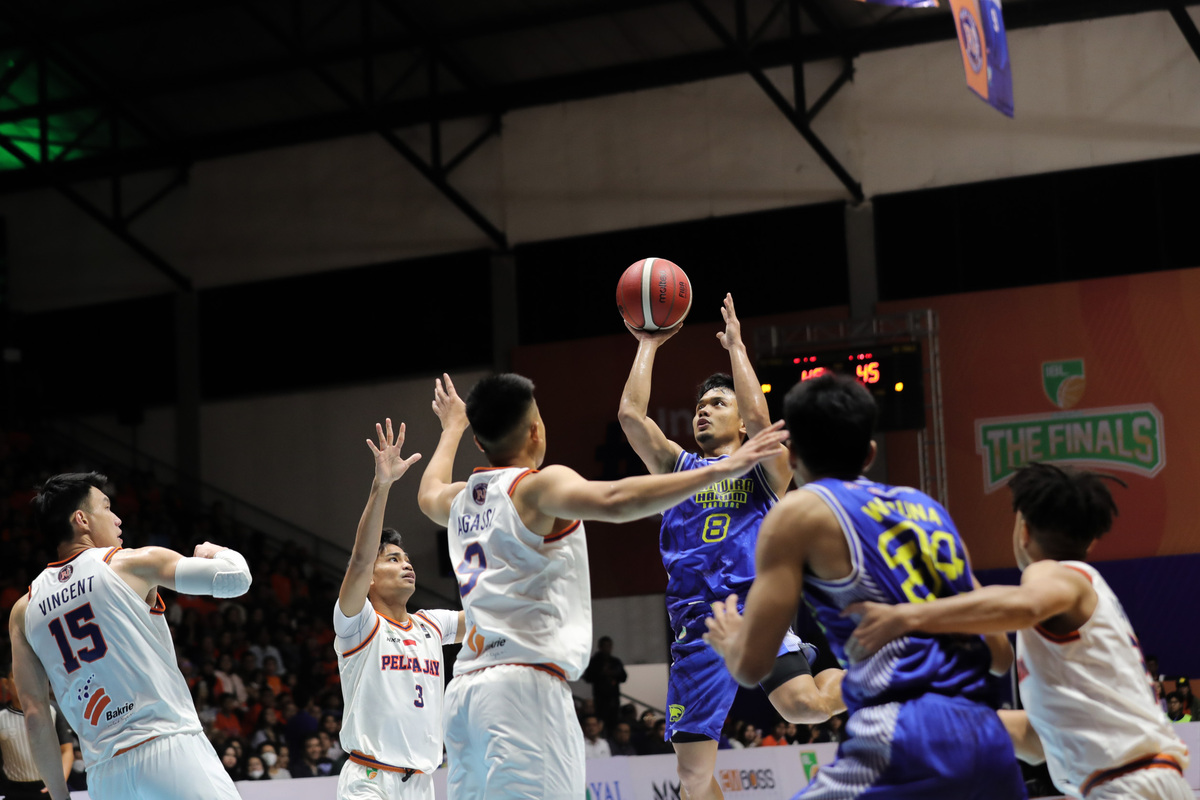 Prawira Harum Bandung Mighty in the First Game of the IBL 2023 Finals ...