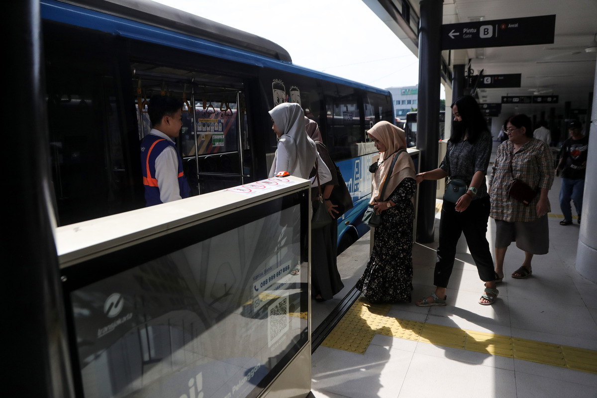 Portrait of Post-vitalization Malay Village Transjakarta Bus Stop ...