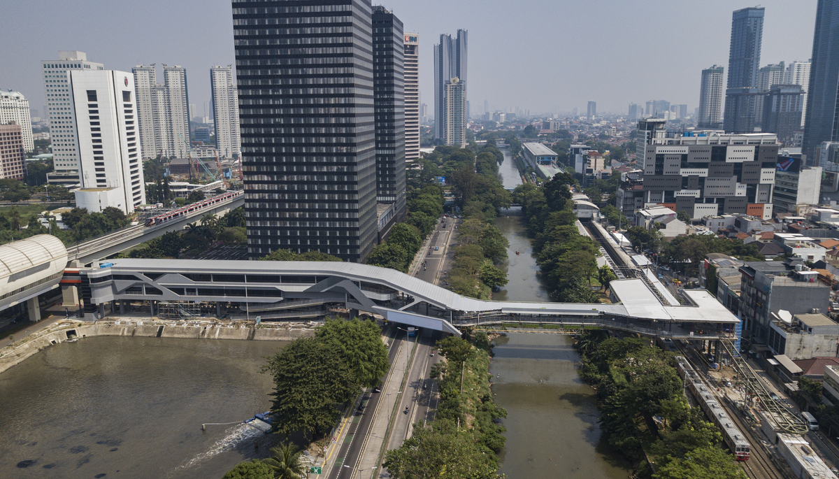 Ahead of the Operation of the Dukuh Atas Multipurpose Crossing Bridge ...