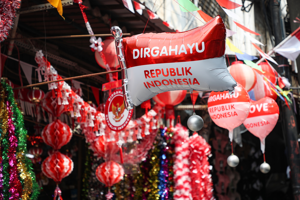 Republic of Indonesia Anniversary Knick-knack Traders Start Selling at ...