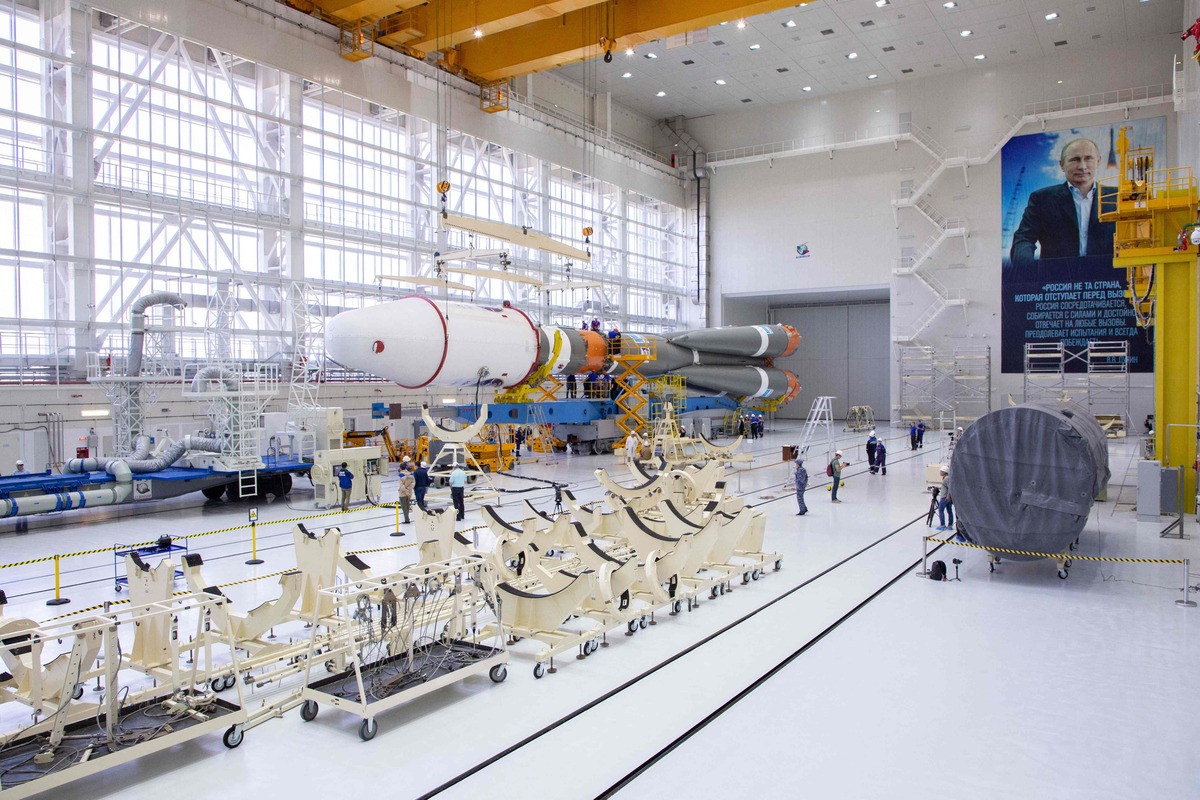 Flying Luna to the Moon, Russia Confirms Space Superpower Status ...