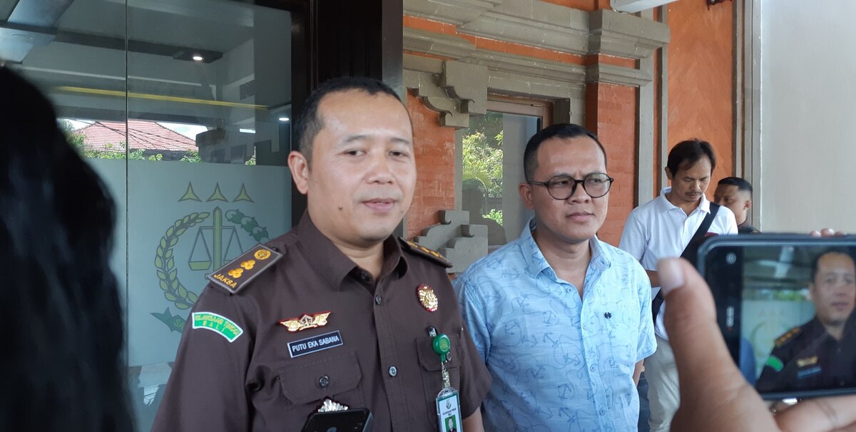 Kejati Bali Tahan Rektor Unud dan Tiga Tersangka Terkait Kasus Korupsi SPI - Kompas.id