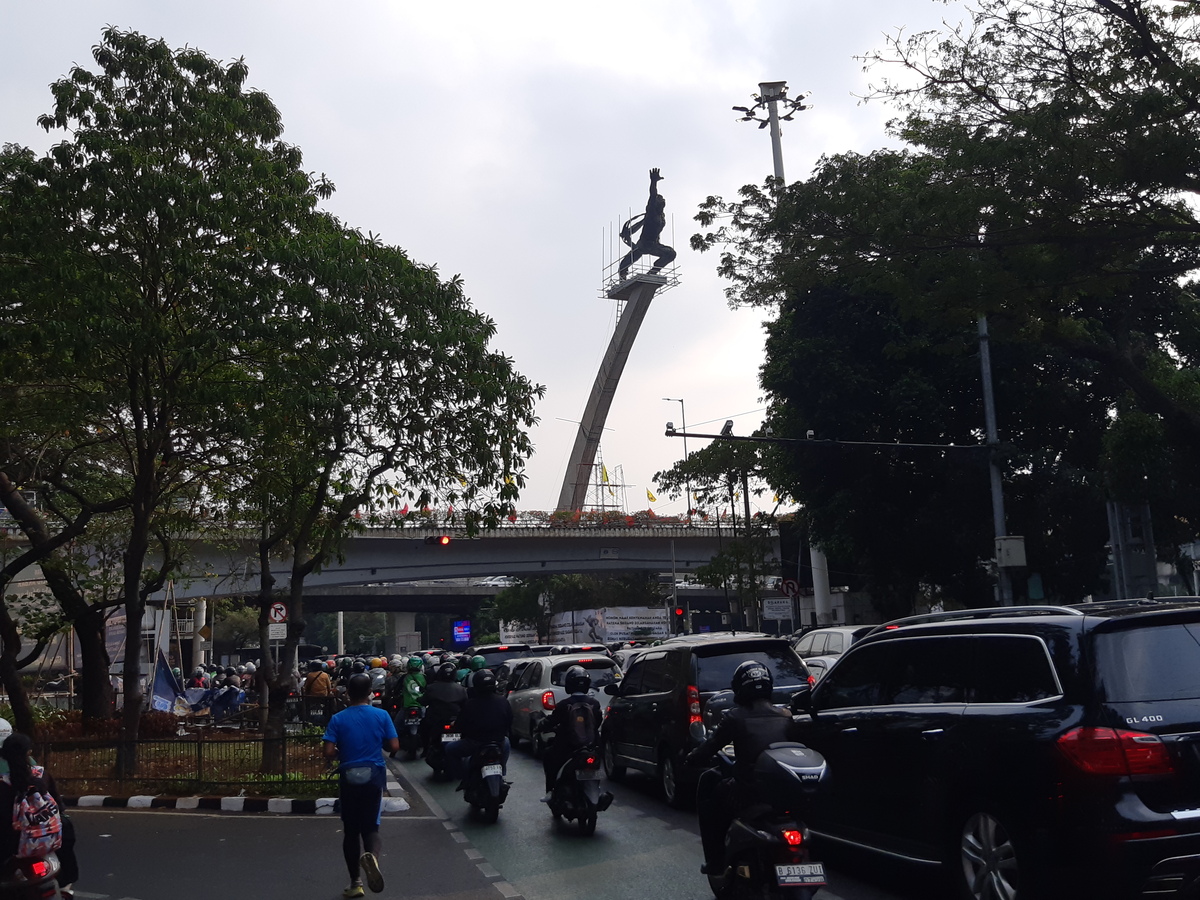 Mengembalikan Lagi Kegagahan Patung ”Pancoran” Dirgantara - Kompas.id