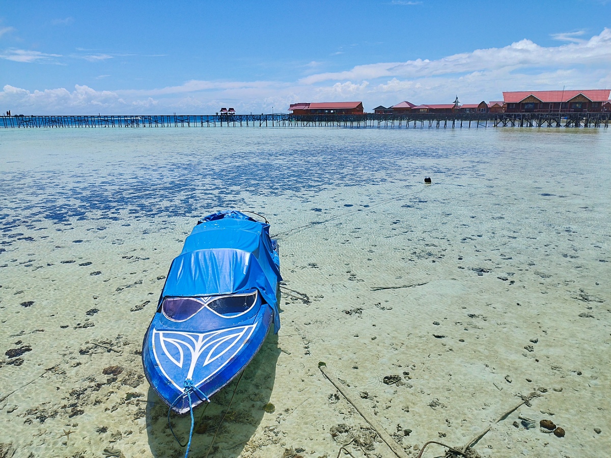 Behind the Maritime Charm of Derawan Island - Kompas.id