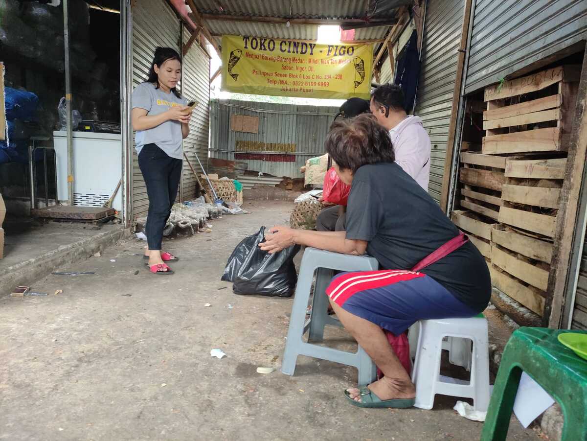 Revitalisasi Pasar Senen Blok VI Terkatung-katung - Kompas.id