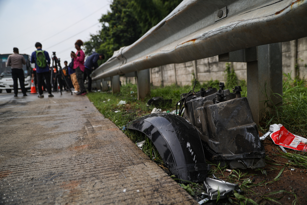 Kecelakaan Maut Km 58 Dipicu Gran Max yang Menepi ke Bahu Jalan - Kompas.id