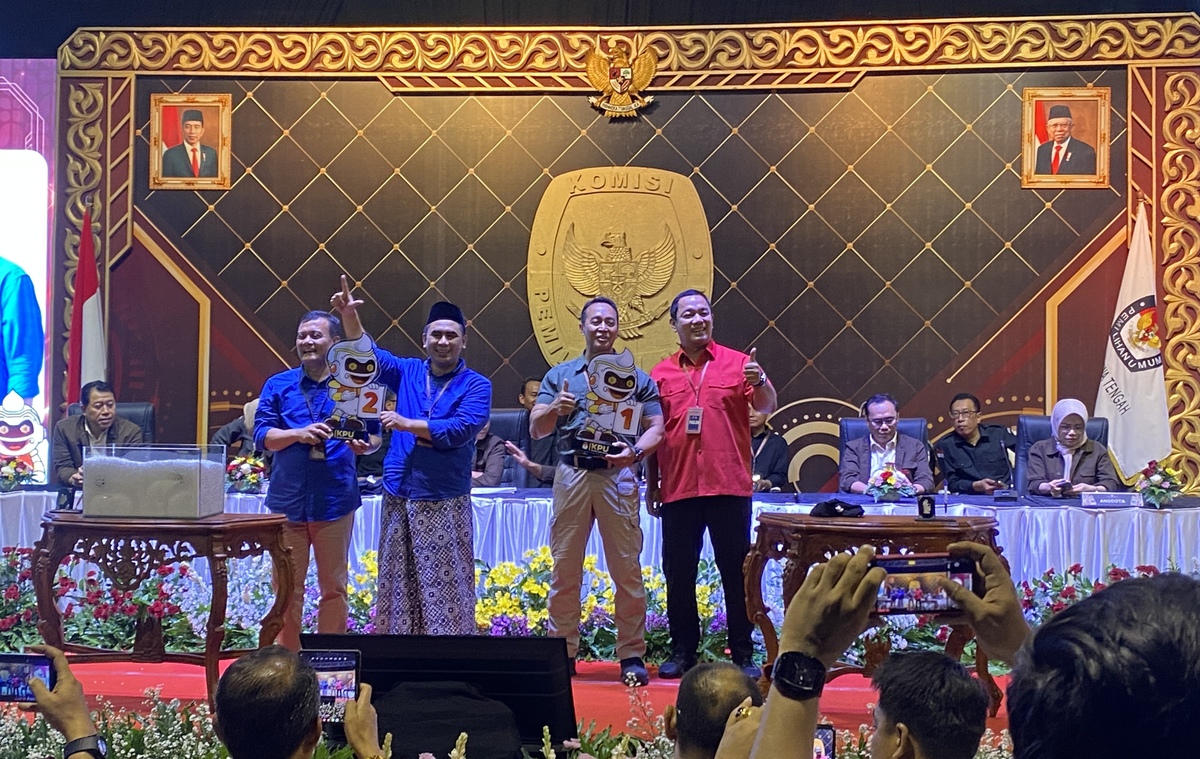 Survei Litbang ”Kompas”: Andika-Hendi Imbangi Luthfli-Yasin